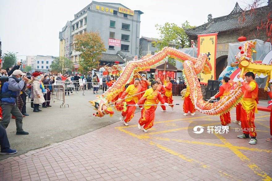 “孔明开街”——2023春节客家民俗情景剧在洛带古镇甑子场上演 | 投稿